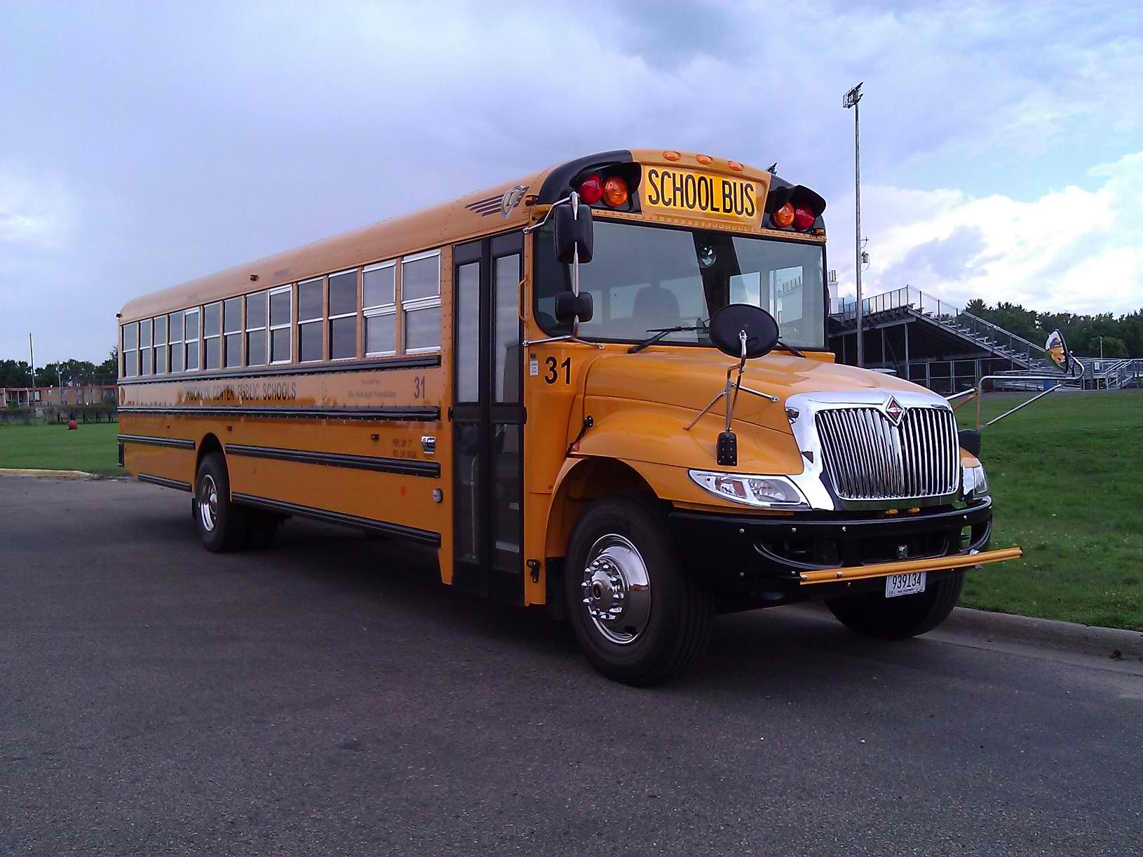 22.5" 2 HAND HOLE WHEEL SIMULATORS STUD PILOT