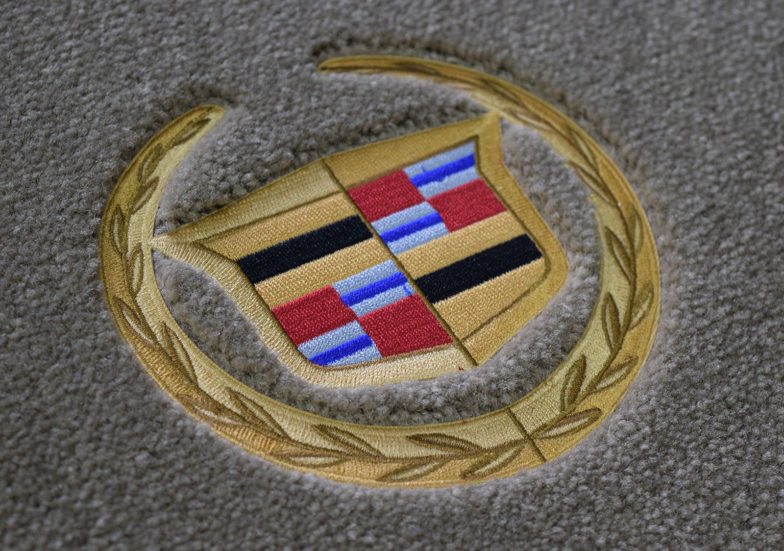 Cadillac DeVille DHS DTS Trunk Mat 2000-2005