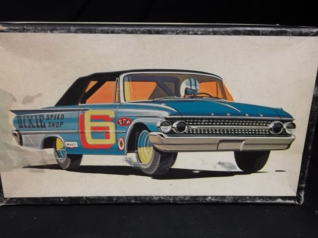 AMT 2461 -- '61 Ford Starliner Convertible 3'n1 Customizing Kit / Build ...