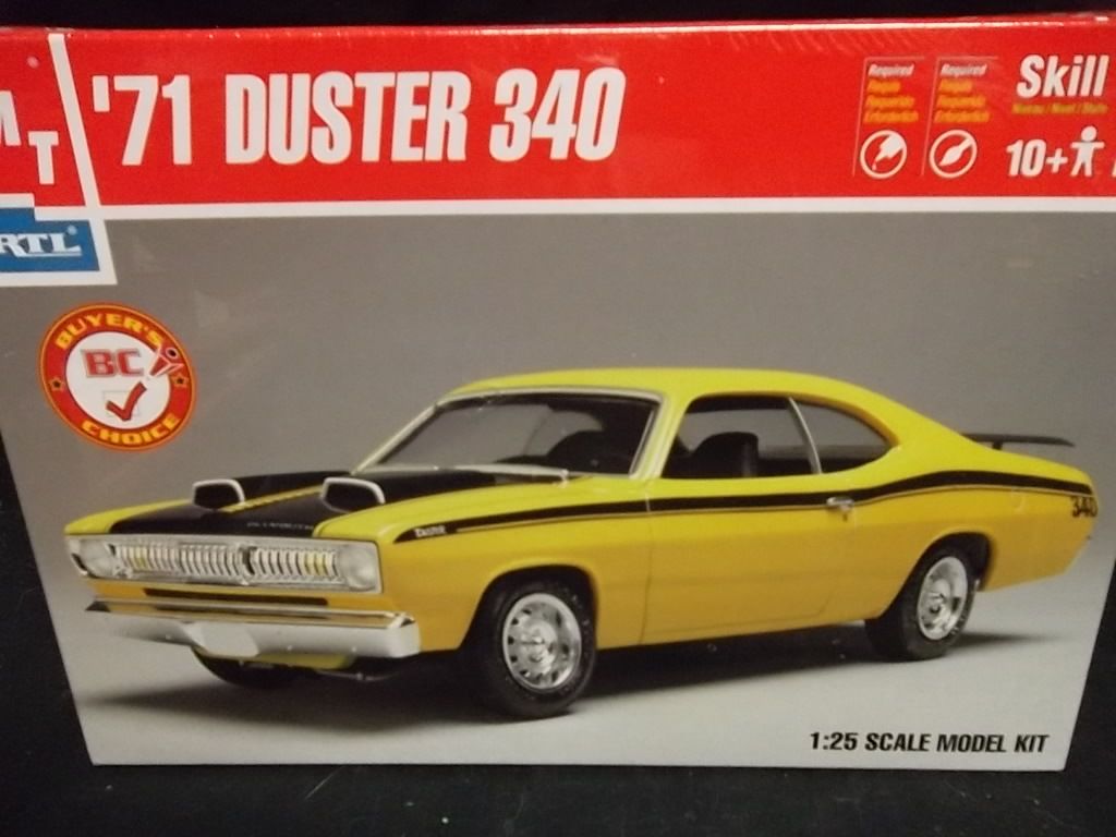 AMT 31225 -- '71 Duster 340 1:25