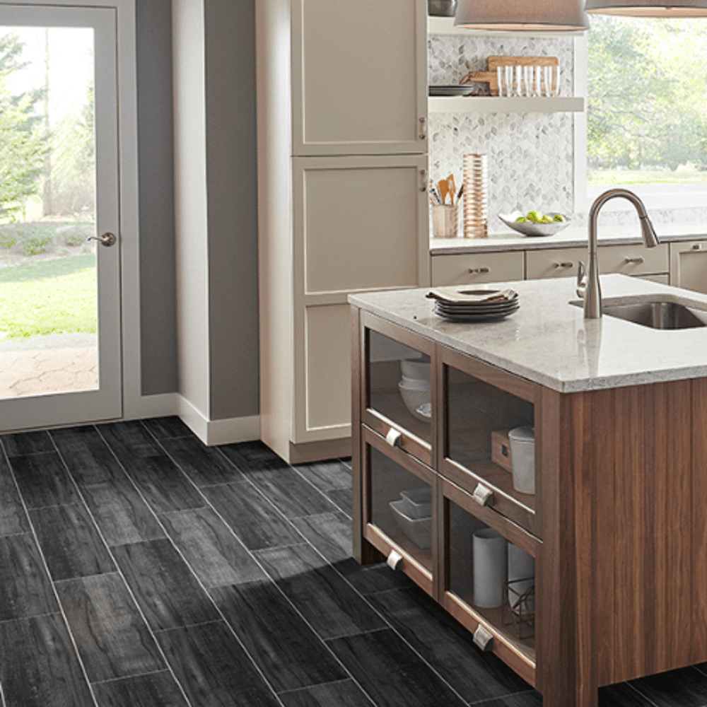 MSI Surfaces Belmond Obsidian