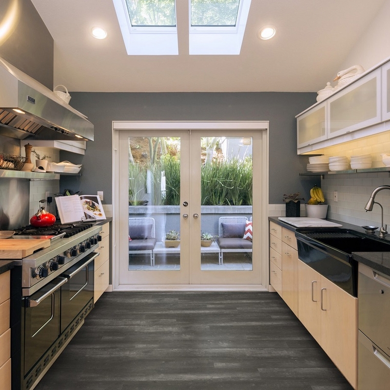 Six Degrees Radius Watson Iron