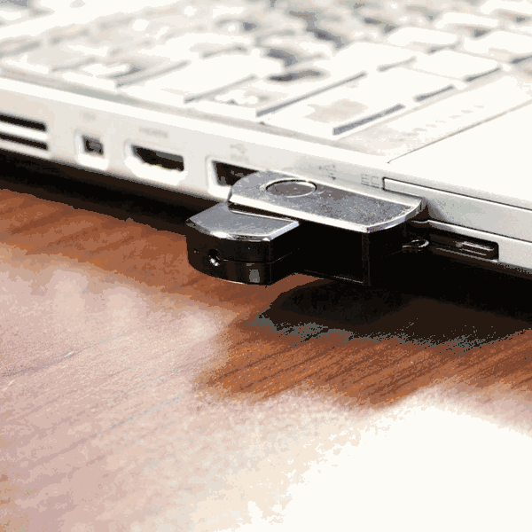 Covert Flash Drive Hidden Spy Camera