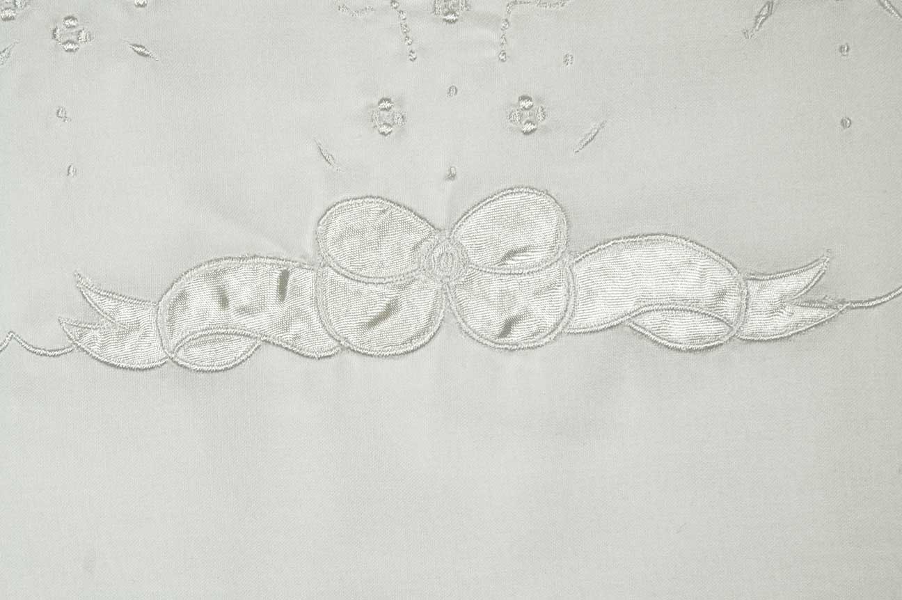 Will'Beth white batiste blanket with satin bow applique,white batiste ...