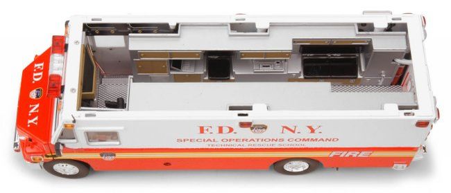 Code 3 1/32 FDNY Freightliner Command Vehicle (14005)