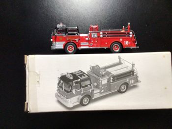 CODE 3 CHICAGO MACK C ENGINE 18 (12349) White Mailer