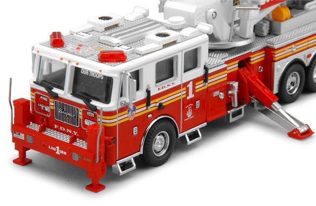 Code 3 FDNY Aerialscope Tower Ladder 1 (12738)