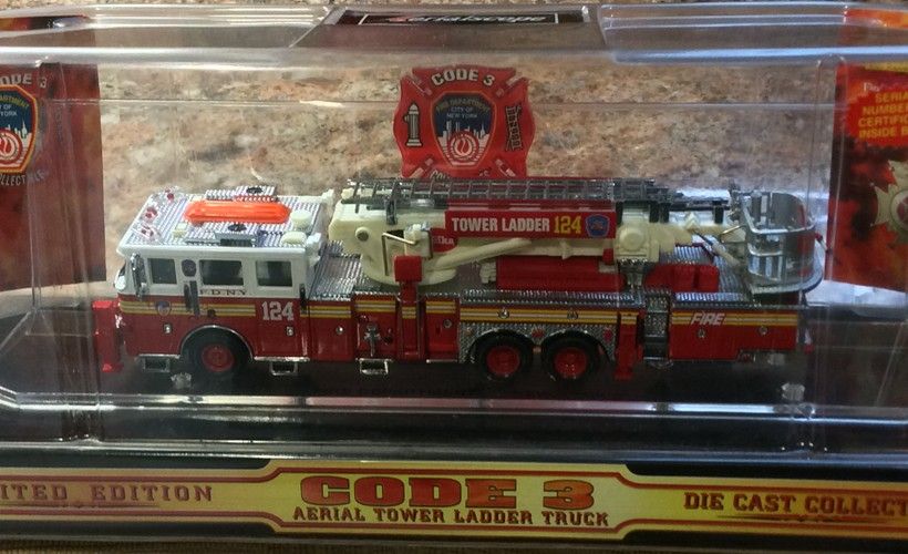 Code 3 FDNY Aerialscope Tower Ladder - Tonka Truck - 124 (12735-0124)