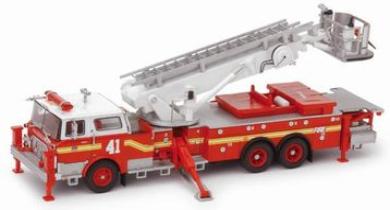 Code 3 FDNY Mack CF Tower Ladder 41 (12515)