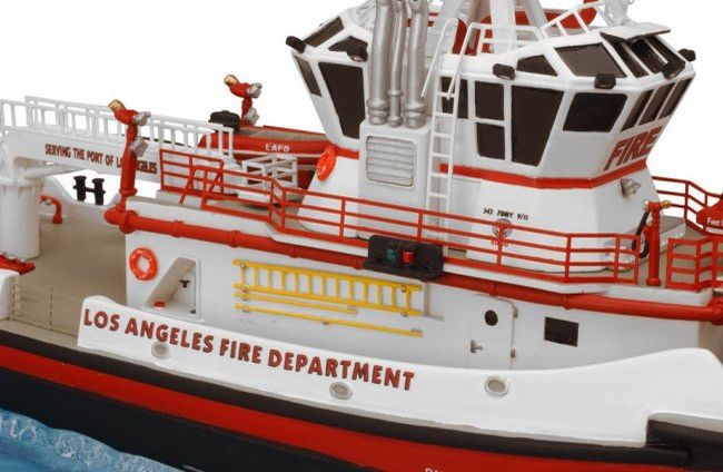 Code 3 WARNER L. LAWRENCE LAFD FIREBOAT 2 (13205)
