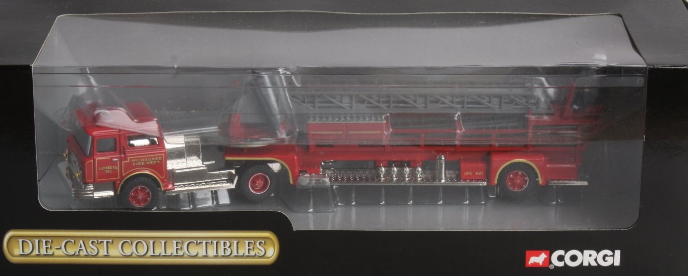 Corgi Milwaukee Mack CF Aerial Ladder #52102