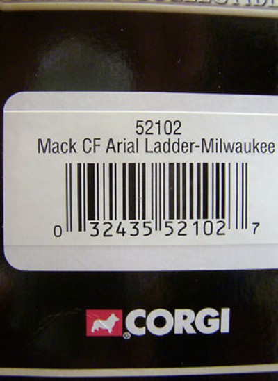Corgi Milwaukee Mack CF Aerial Ladder #52102