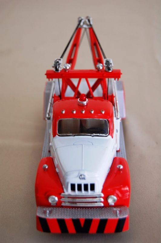 First Gear Flying A 1957 International R-200 Diecast Tow Truck 1/34th ...