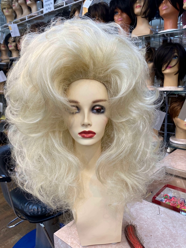 Susan's Big Wigs s2003b