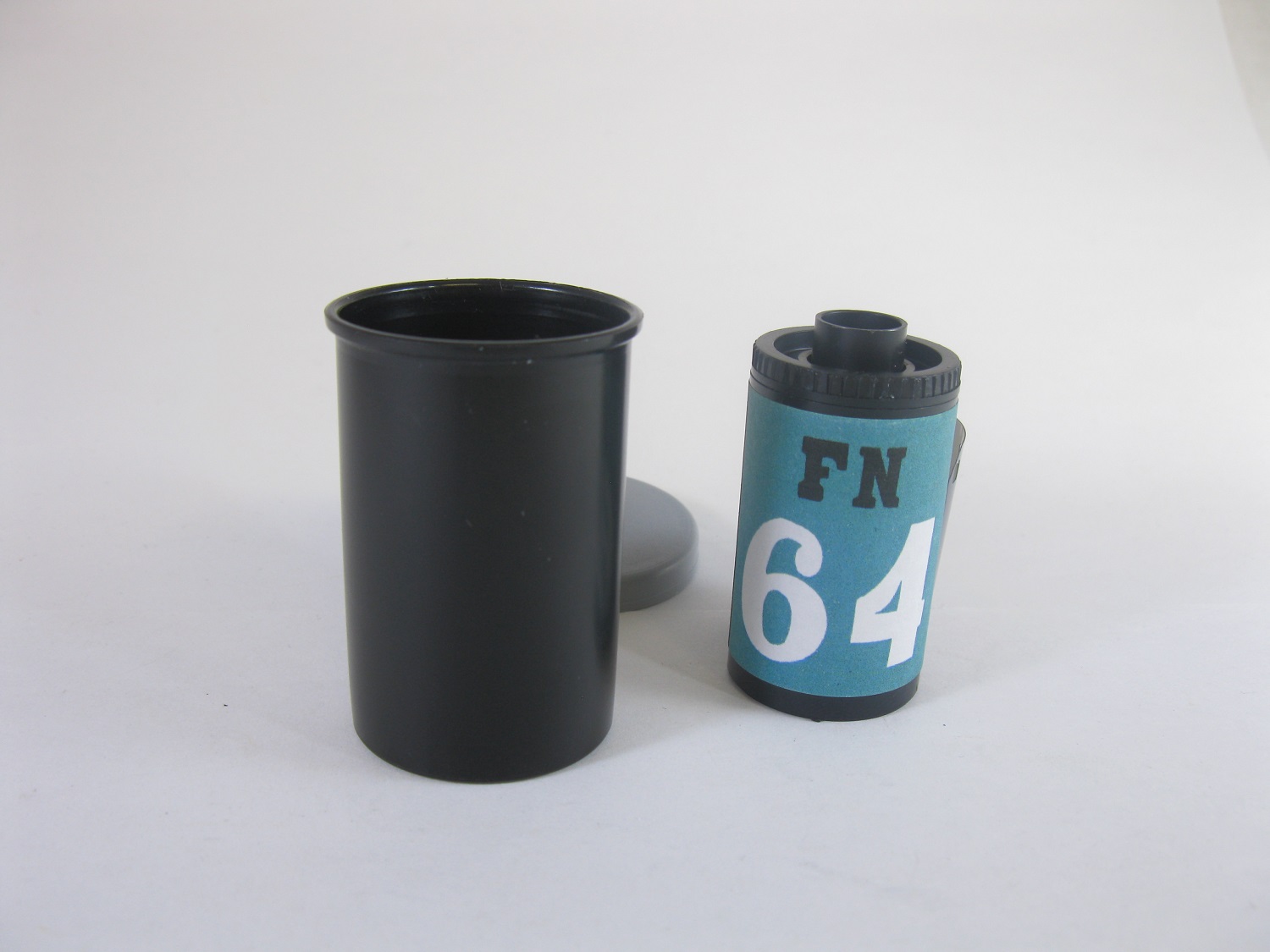 Svema Foto 64 iso 64 35 mm x 36 exp Vintage Cold Stored Vintage B & W ...