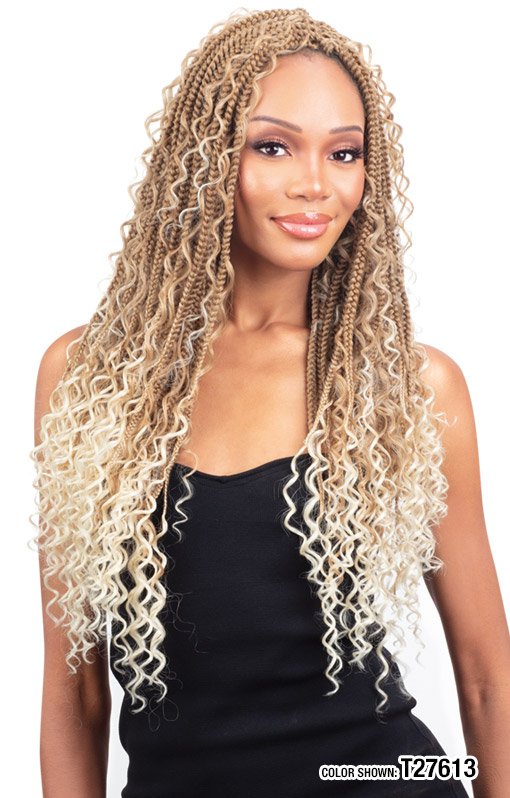MODEL MODEL GLANCE 3X BOHO PARADISE BOX BRAID 22"