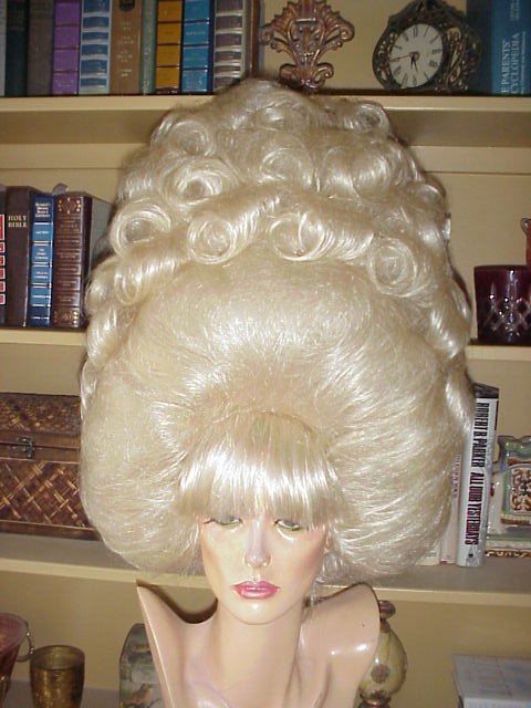Super Big Wig p832