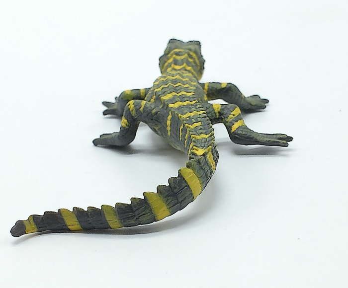 Safari Ltd. - Baby Alligator #101073 - Beady Green Eyes