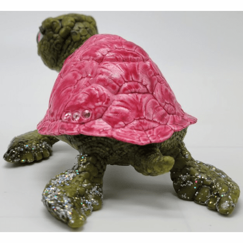 Schleich Pink Sapphire Turtle 70759 , Bright pink shell