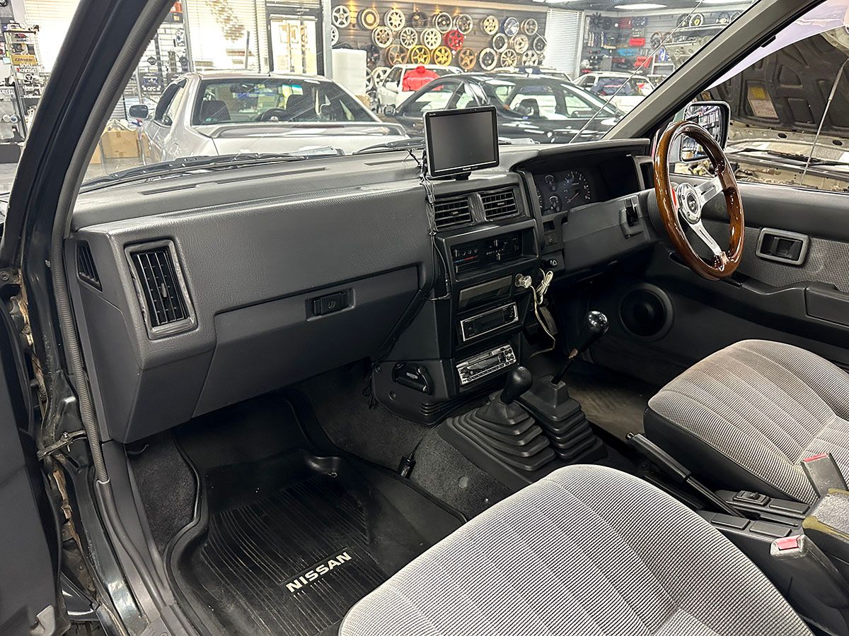 1993 JDM RHD Nissan D21 4WD Turbo Diesel 2.7 Datsun Pickup Truck Rare