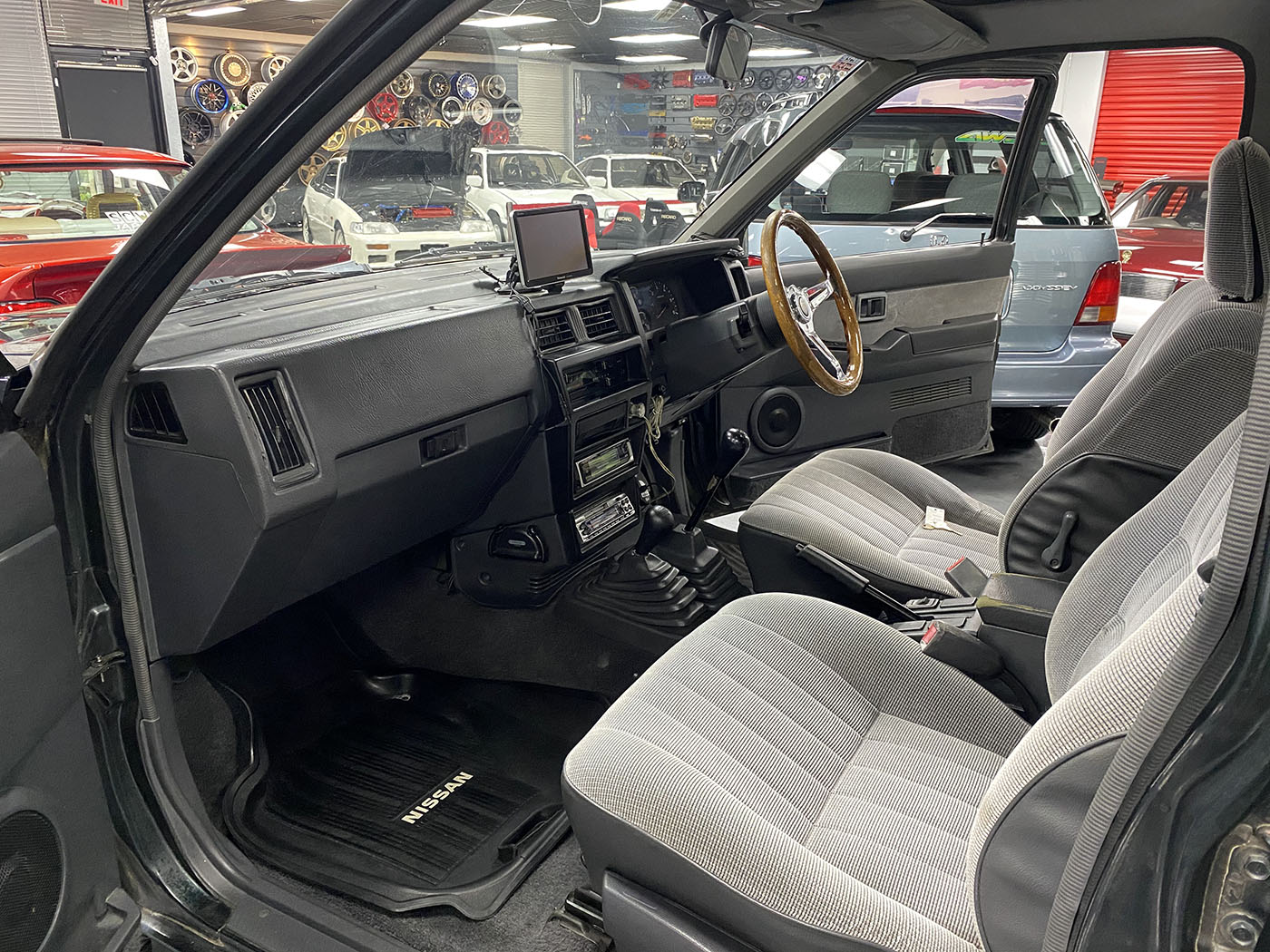 1993 JDM RHD Nissan D21 4WD Turbo Diesel 2.7 Datsun Pickup Truck Rare