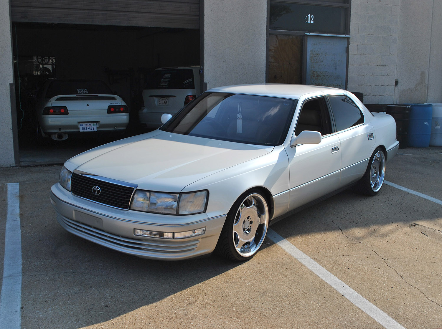 JDM 1990 Toyota Celsior (LS400) RHD VIP Sedan Two-Tone For Sale Imported