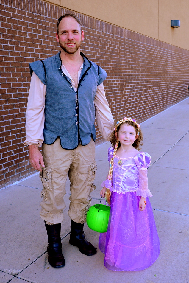 Adult Rapunzel And Flynn Costumes