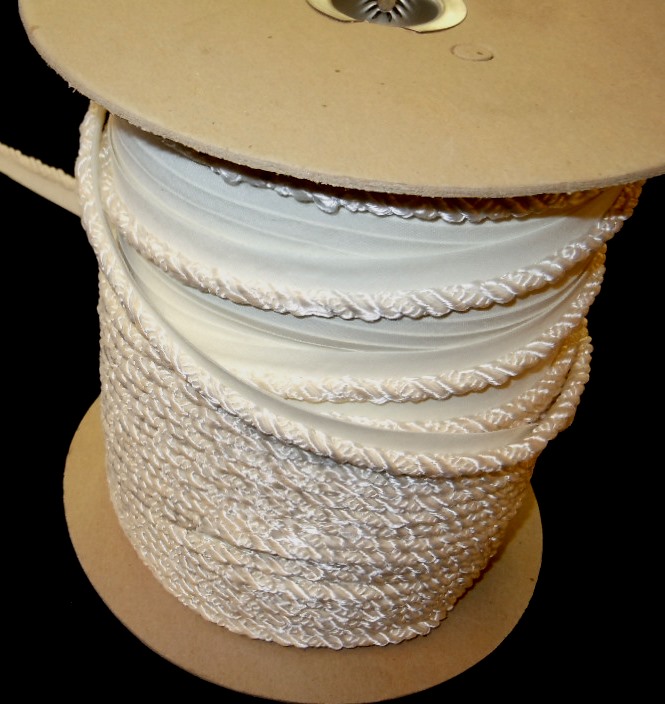 Color White Lip Cordette