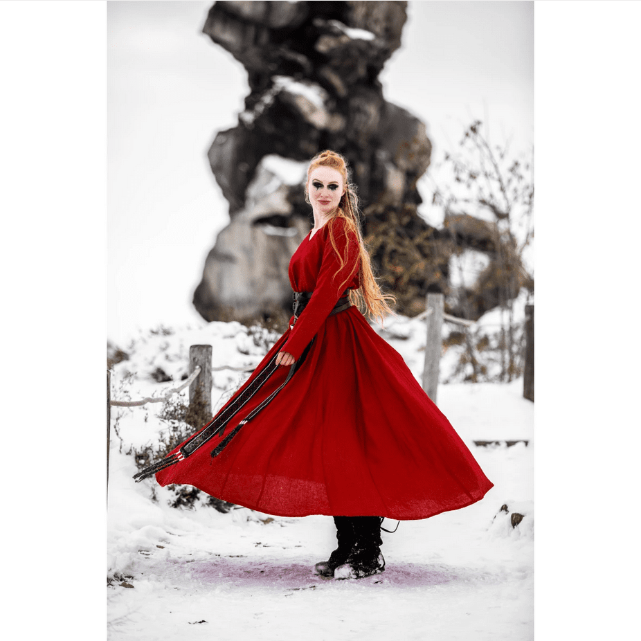 authentic Viking dress, a loving tribute to the fascinating fashion of ...