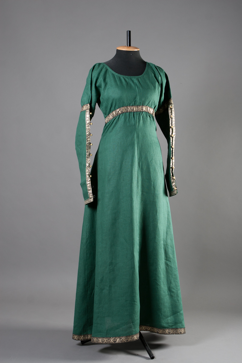 Dresses From The 1300s