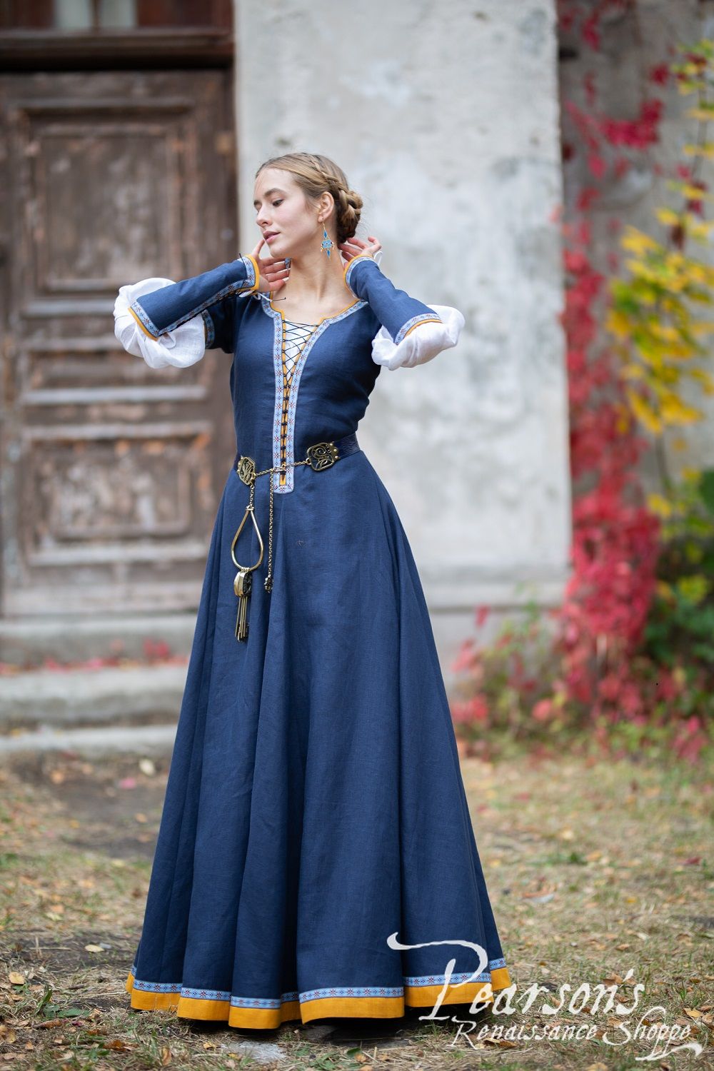 Key Keeper Medieval Dress with Sleeves Linen dress with detachable sleeves.