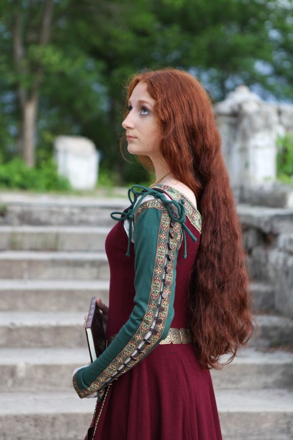 Medieval Wool Dress "Green Sleeves"