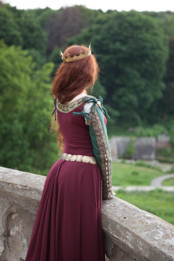 Medieval Wool Dress "Green Sleeves"