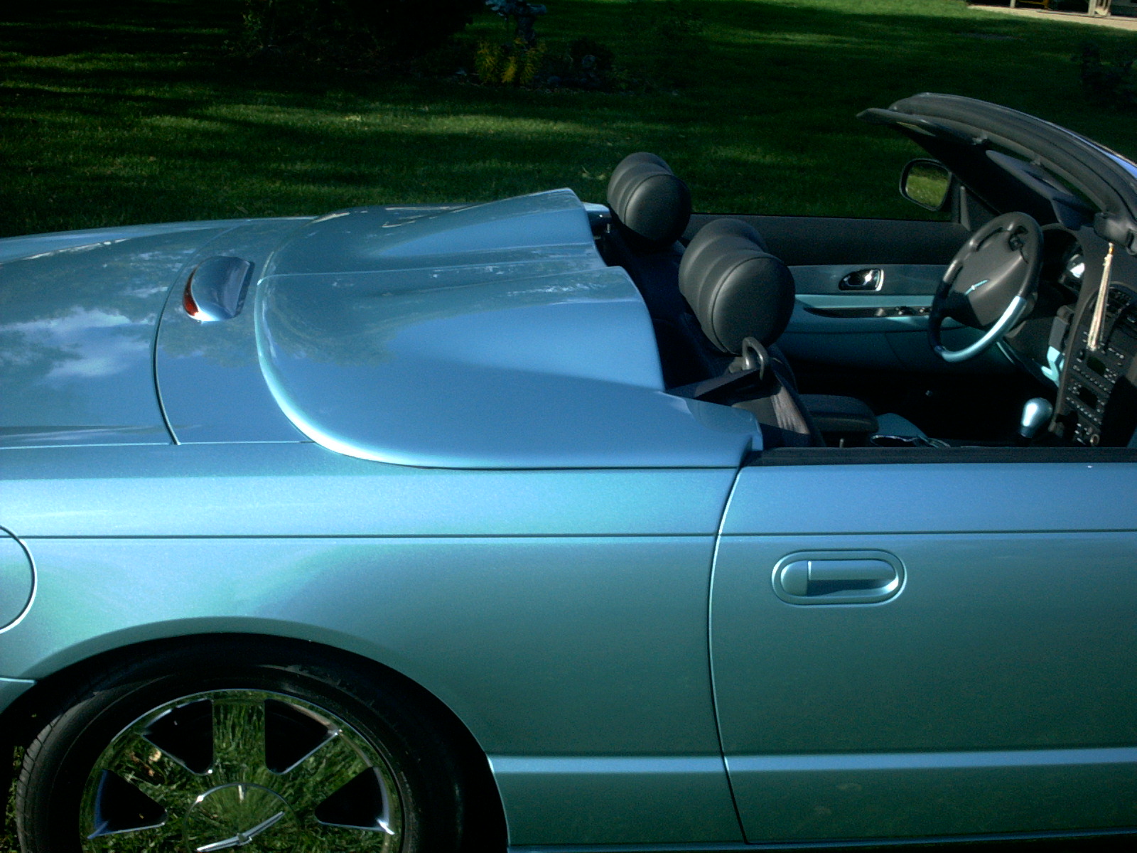 2002-2005 Ford Thunderbird Two-Piece Hard Tonneau Cover