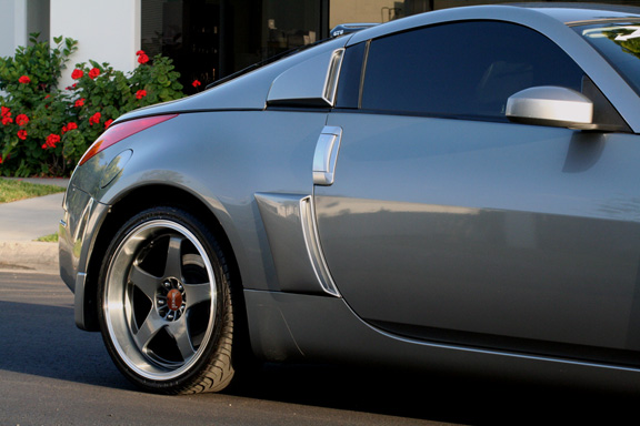 2003-2008 Nissan 350Z Side Quarter Window Scoops w/ Black Vinyl Inserts
