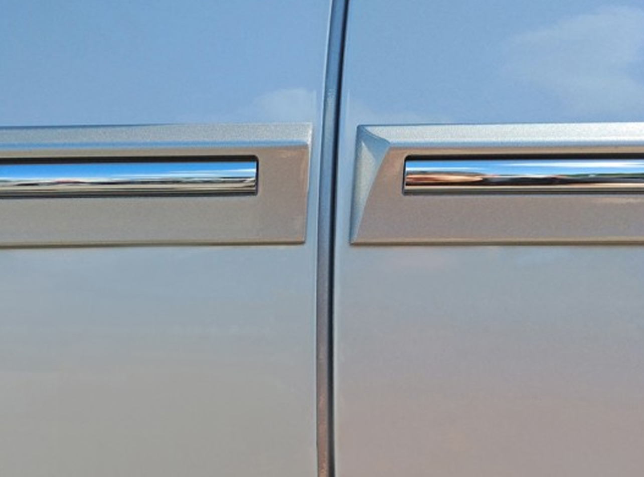 2006-2010 Toyota RAV4 Painted Body Side Moldings w/ Chrome Line Insert