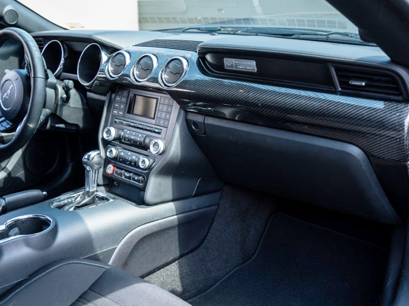 2015-2016 Mustang Carbon Fiber LG268 Dash Kit – No Performance Pack
