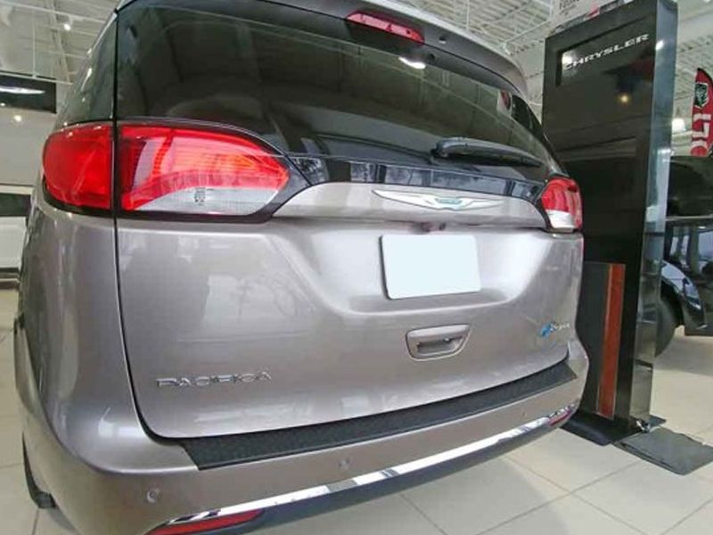 2017 - 2023 CHRYSLER PACIFICA REAR BUMPER PROTECTOR