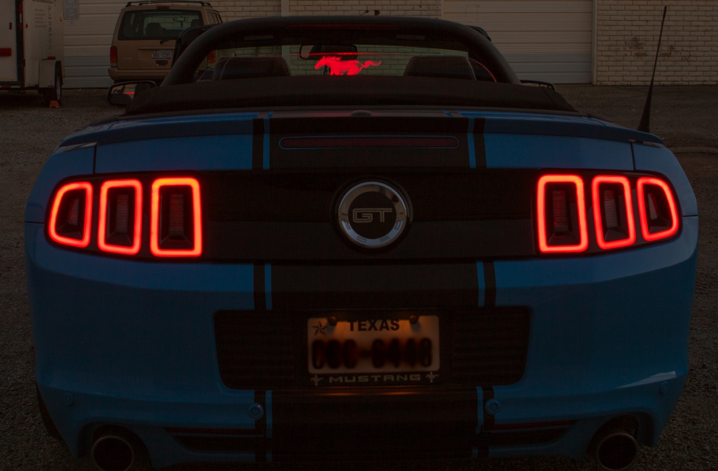 Ford Mustang Convertible Wind Restrictor Block Windscreen Illuminated ...