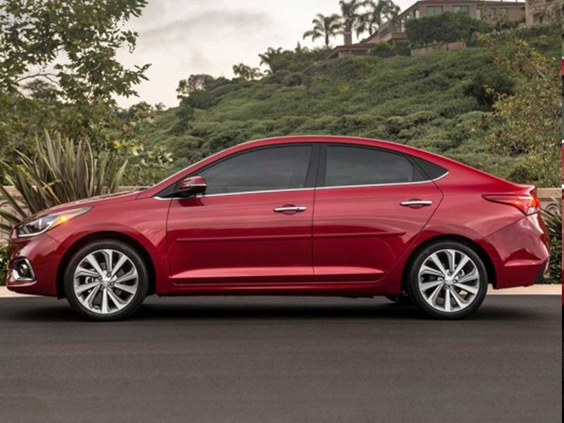 HYUNDAI ACCENT SEDAN PAINTED BODY SIDE MOLDING 2018 - 2023