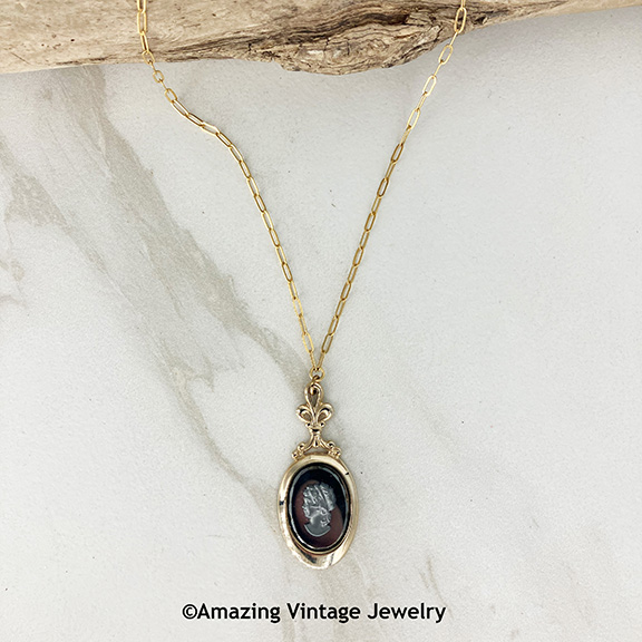 EVENING PROFILE Necklace