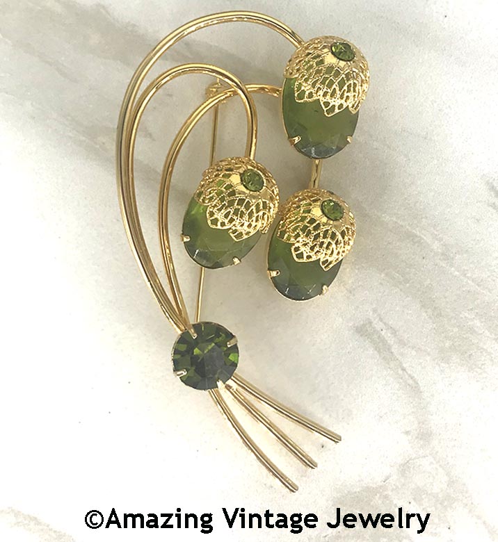 TOUCH OF ELEGANCE Pin