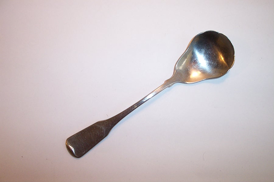 Oneida Heirloom AMERICAN COLONIAL Sugar Spoon