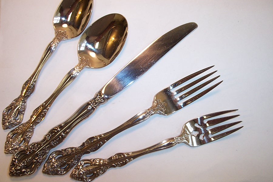 Oneida Michelangelo Stainless matching replacement flatware.