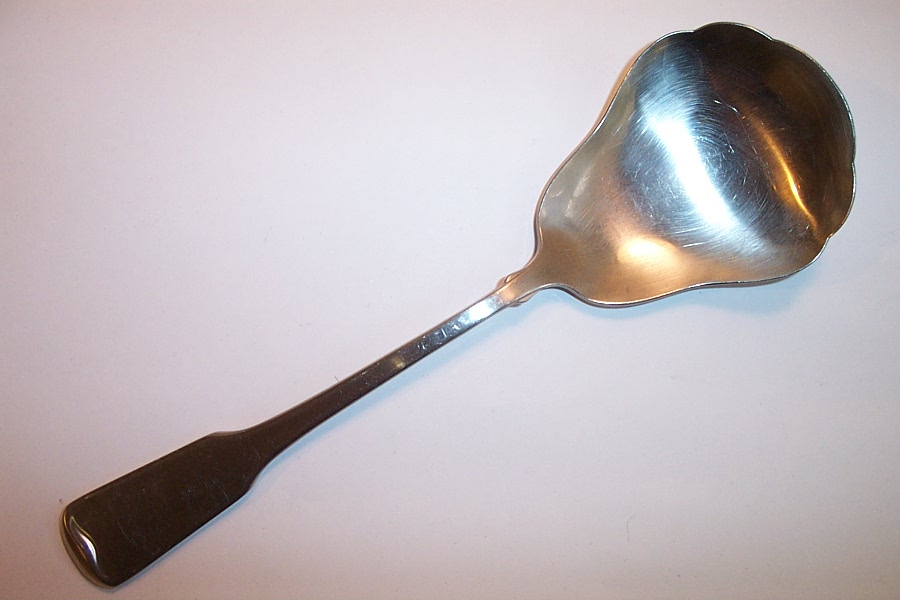 OUT OF STOCK Oneida Heirloom AMERICAN COLONIAL Casserole Serving Spoon