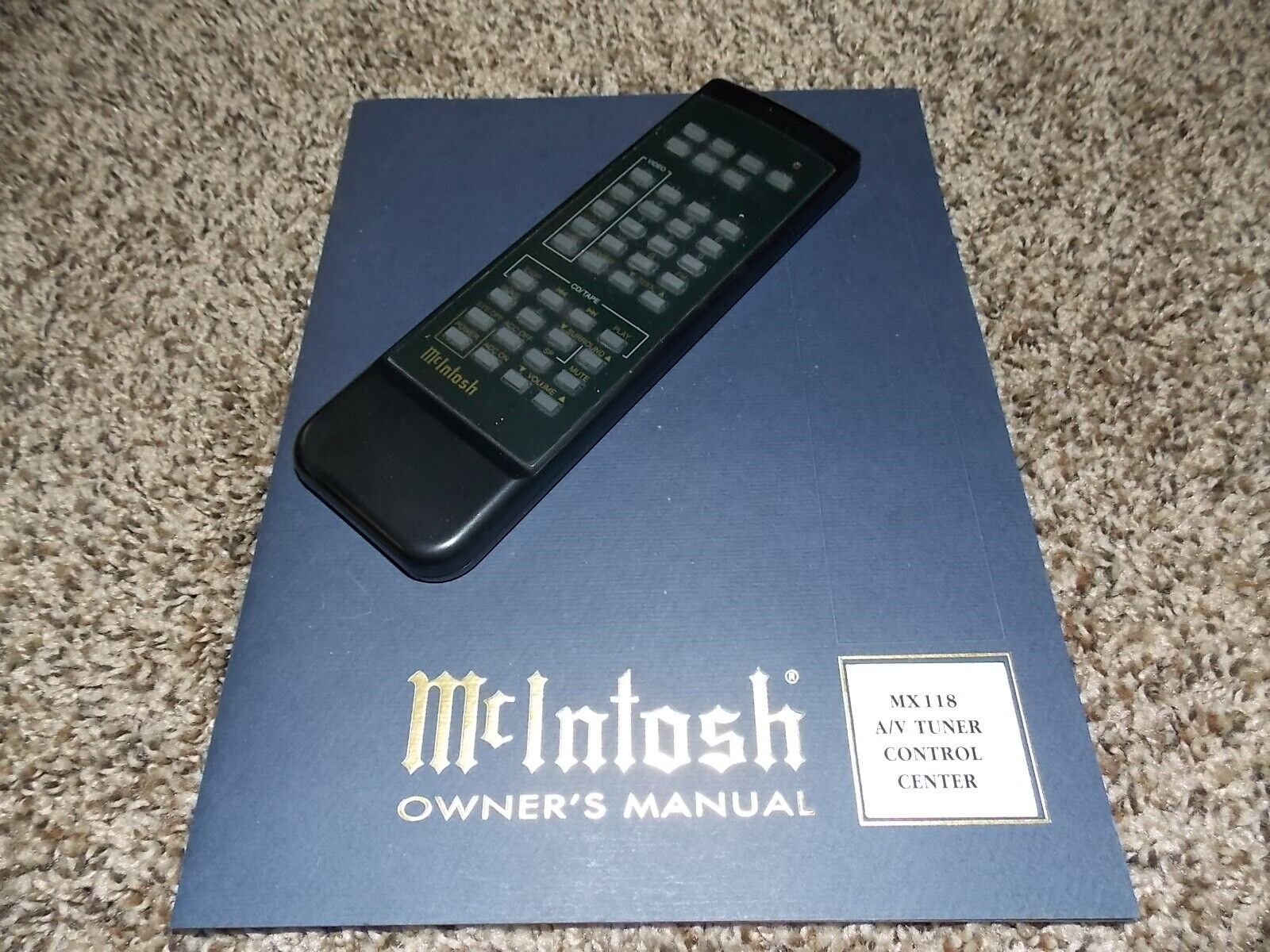 MCINTOSH MADE IN THE USA AM-FM STEREO TUNER PRE-AMP + REMOTE