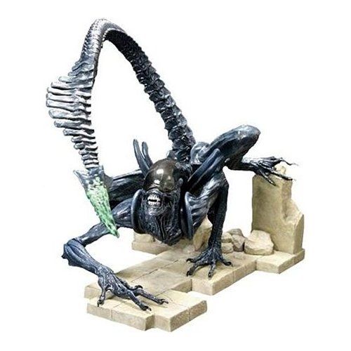 AVP Alien vs Predator Bloody Grid Alien ArtFX Statue