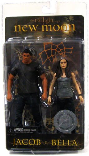 The Twilight Saga New Moon Jacob and Bella Action Figure 2pack