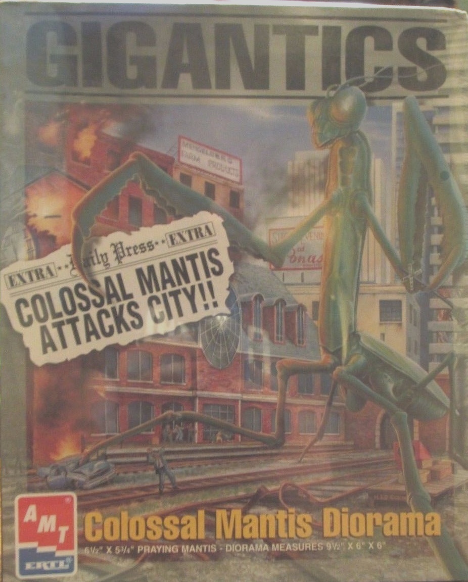 AMT Gigantics Colossal Mantis Diorama Model Kit