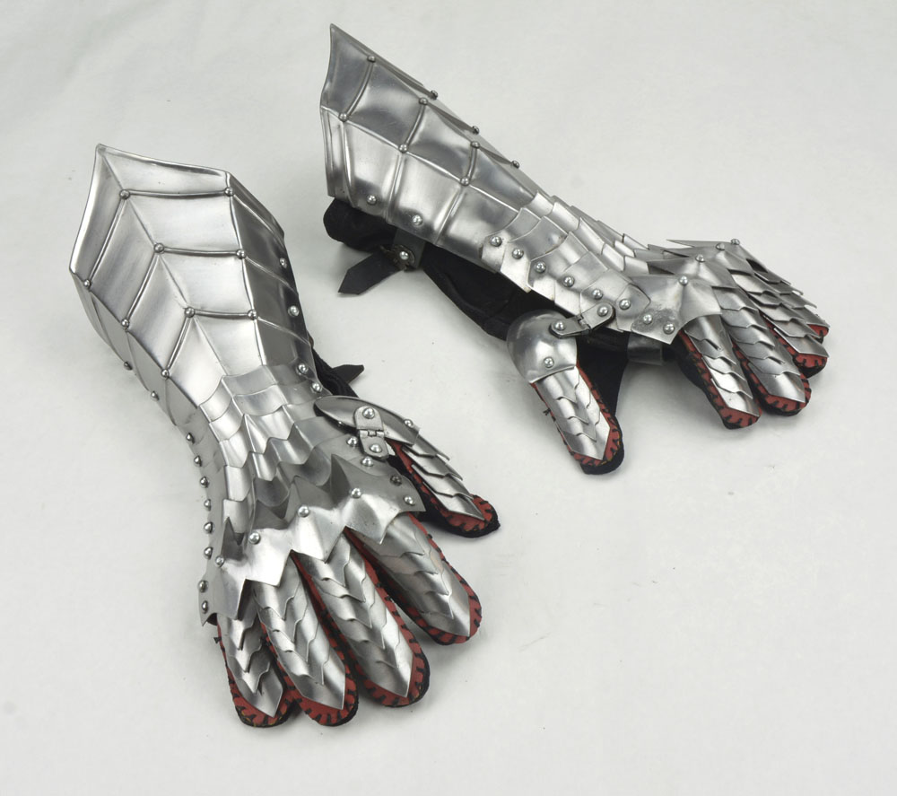 Dark Champion’s Gothic Gauntlets – 18 Gauge Steel KW-LB25167